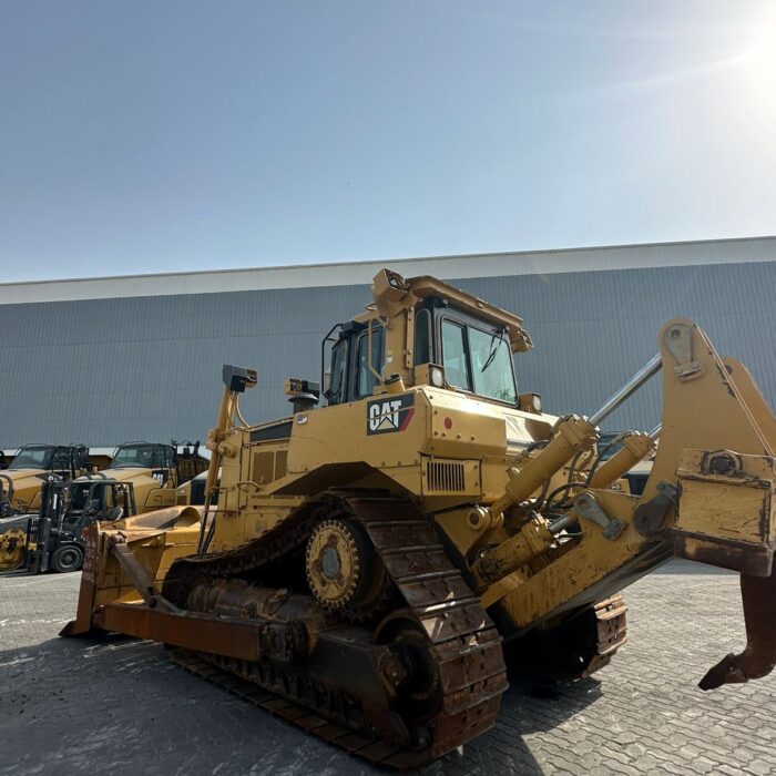 2008 CAT D7R Series II Crawler Dozer - Equipment