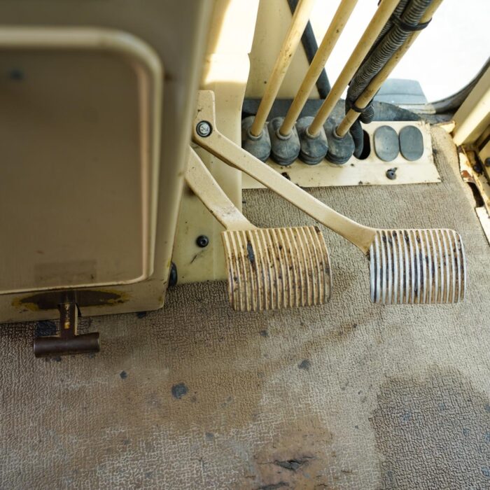 2000 CAT 140H Motor Grader - Equipment