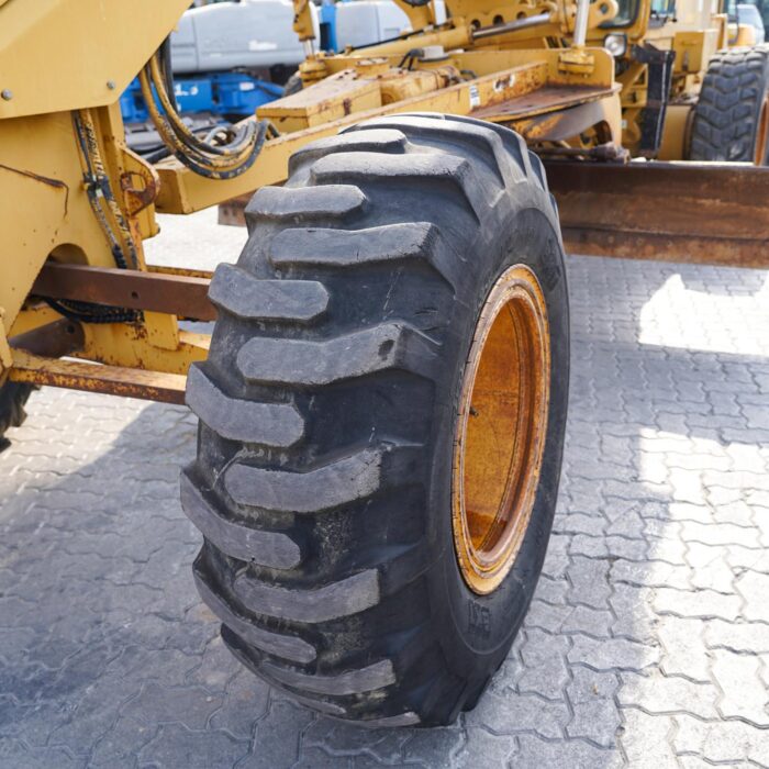2002 CAT 12H Motor Grader - Equipment