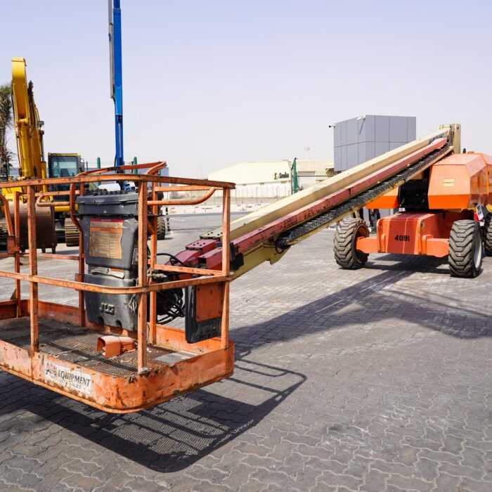 2012 JLG 800S Boom Lift 24.38 m - Equipment