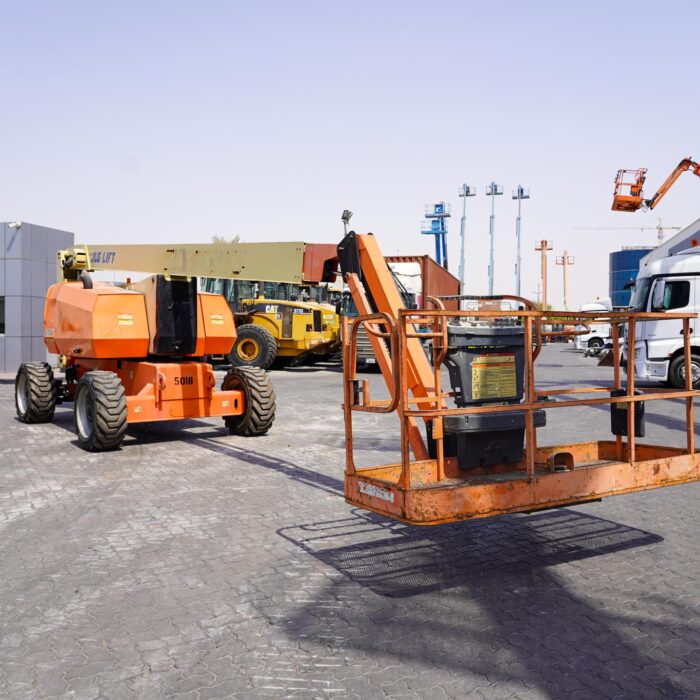 2014 JLG 800AJ Boom Lift 24.38 m - Equipment