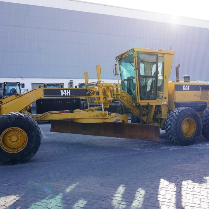2002 CAT 14H Motor Grader - Equipment