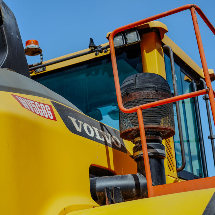 2017 VOLVO L220H Wheel Loader - Equipment
