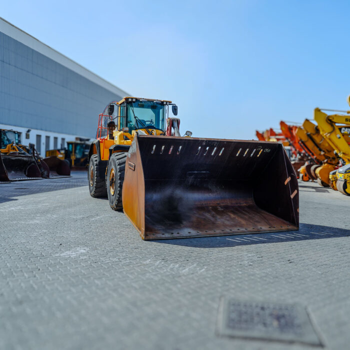 2017 VOLVO L220H Wheel Loader - Equipment