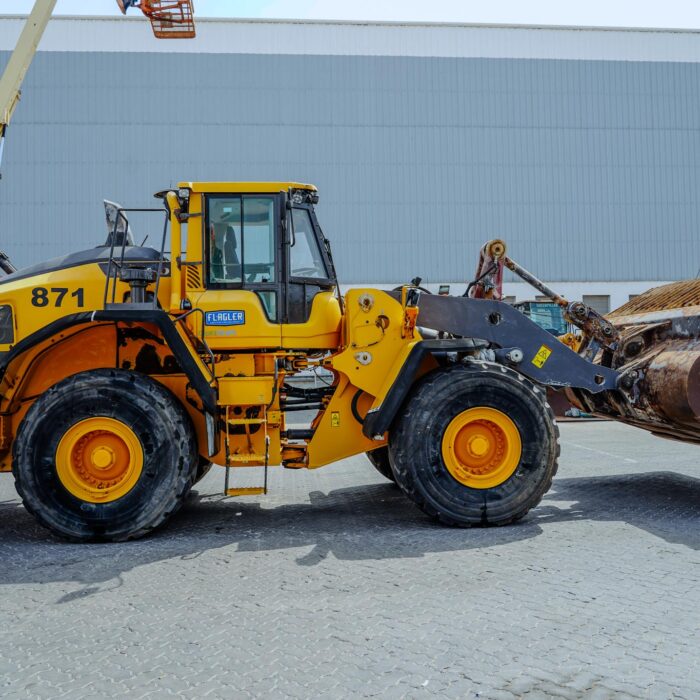 2018 VOLVO L180H Wheel Loader - Equipment