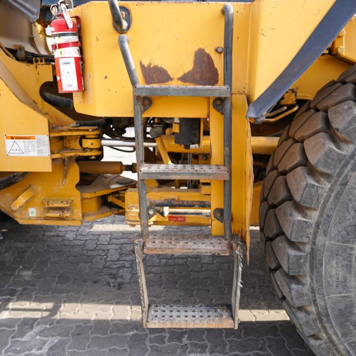 2002 CAT 966G Wheel Loader - Equipment