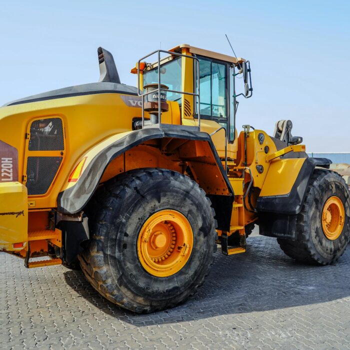 2014 VOLVO L220H Wheel Loader - Equipment