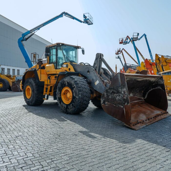 2014 VOLVO L220H Wheel Loader - Equipment