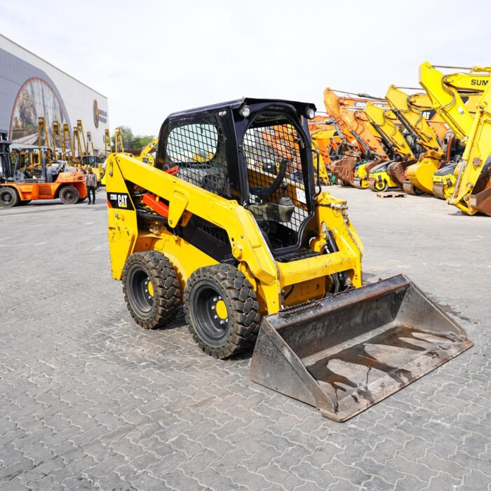 2019 CAT 226D Skid Steer Loader - Equipment