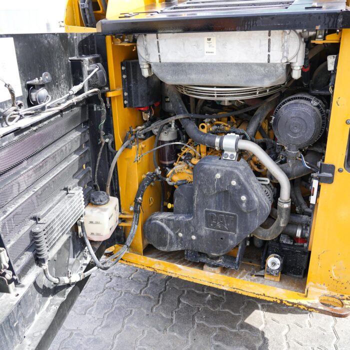 2019 CAT 226D Skid Steer Loader - Equipment