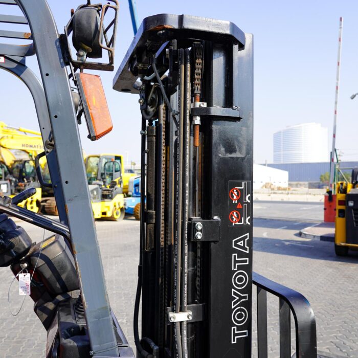 2014 Toyota 7FBCU18 1.3 Ton 2900 lb Electric Forklift - Equipment