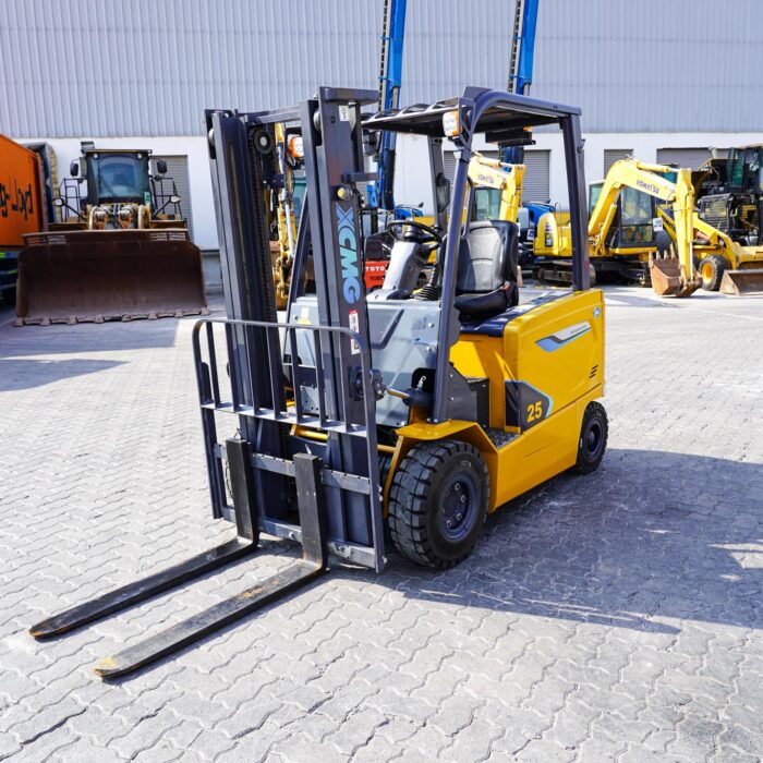 2024 XCMG XCB25-PW6G 2.5 Ton Electric Forklift - Equipment