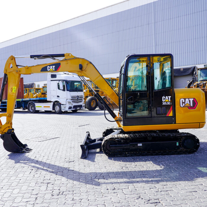 2021 CAT 305.5 E2 Mini Tracked Excavator - Equipment
