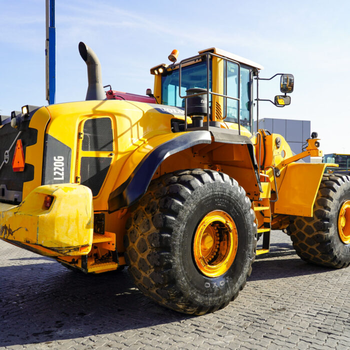 2012 VOLVO L220G Wheel Loader - Equipment