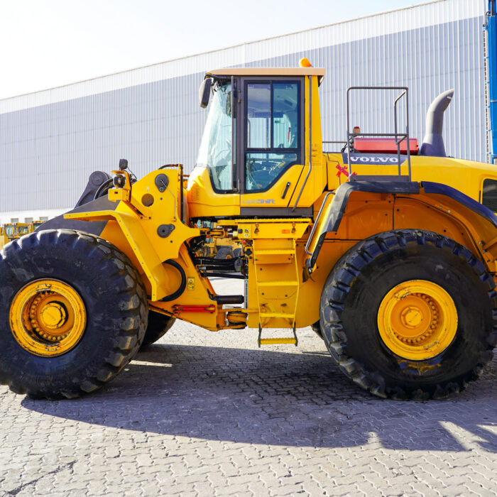 2012 VOLVO L220G Wheel Loader - Equipment