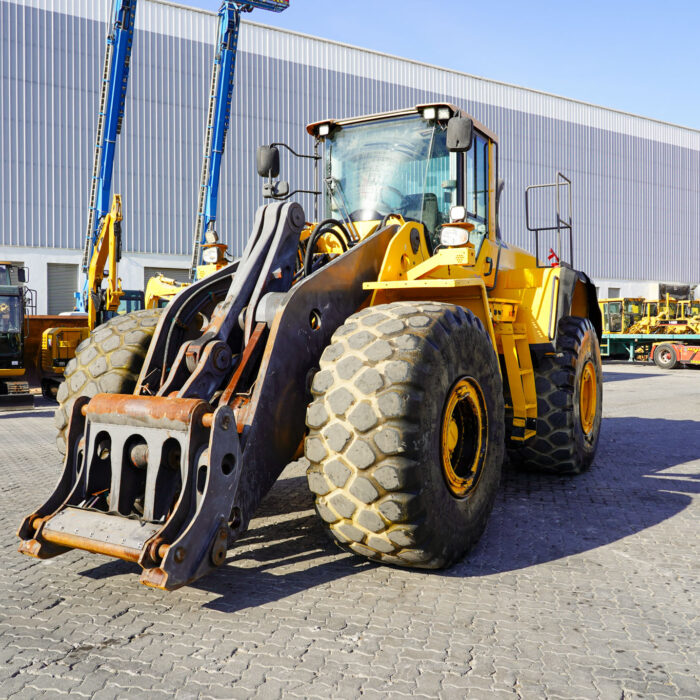 2012 VOLVO L220G Wheel Loader - Equipment
