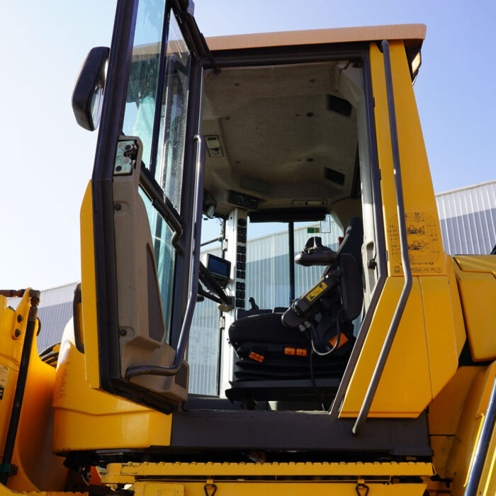 2012 VOLVO L220G Wheel Loader - Equipment