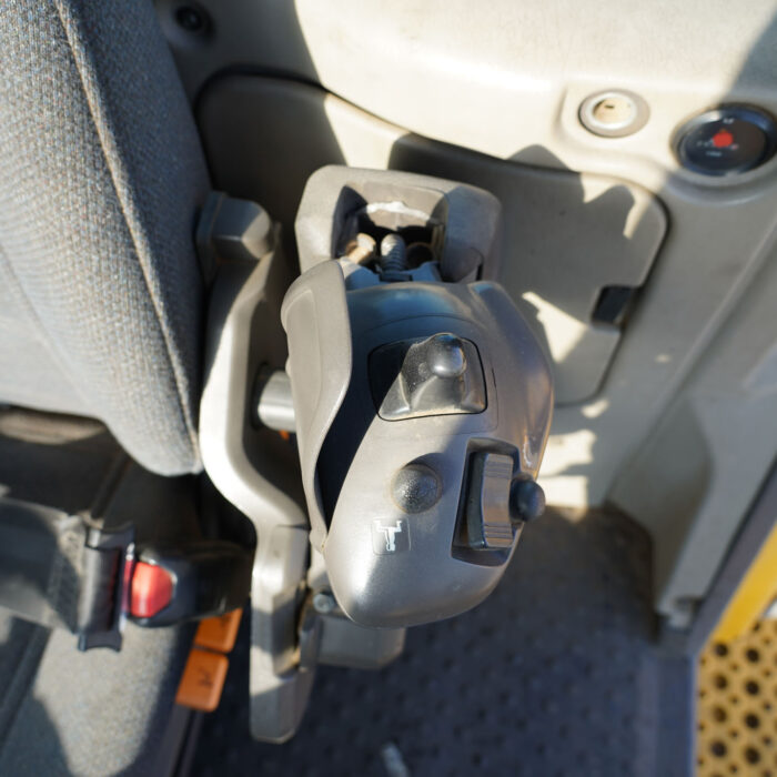 2012 VOLVO L220G Wheel Loader - Equipment