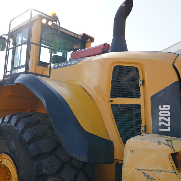 2012 VOLVO L220G Wheel Loader - Equipment