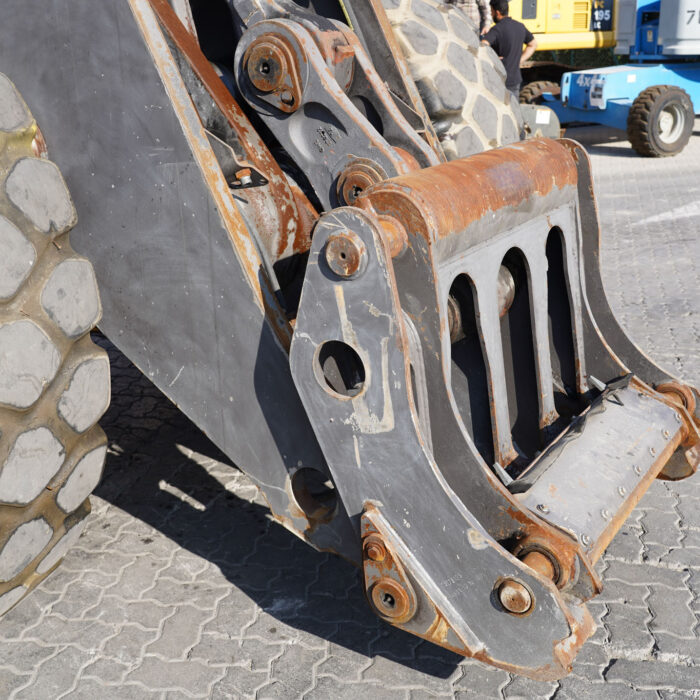 2012 VOLVO L220G Wheel Loader - Equipment