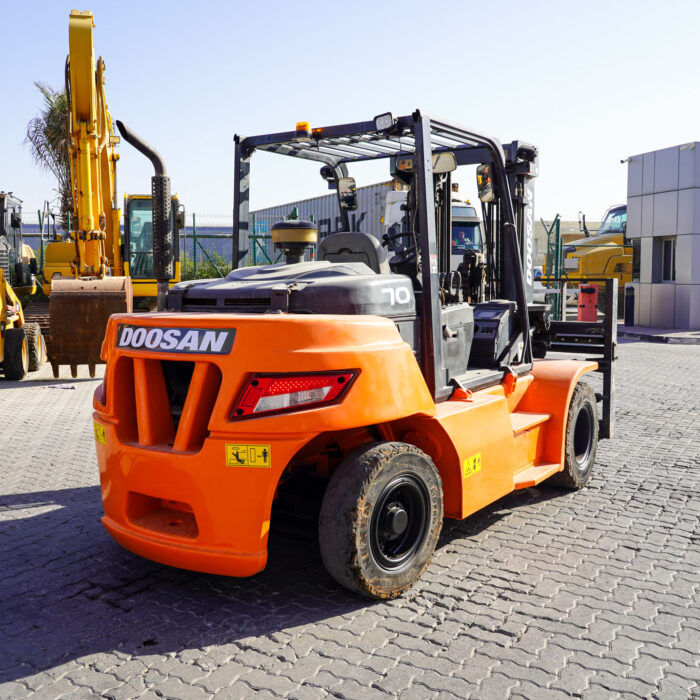 2016 DOOSAN D70S-7 7 ton Diesel Forklift - Equipment