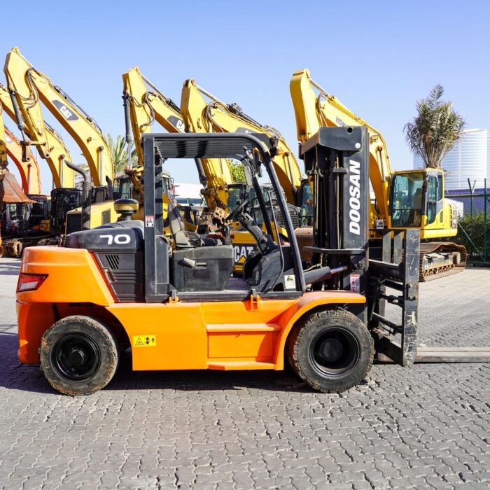2016 DOOSAN D70S-7 7 ton Diesel Forklift - Equipment