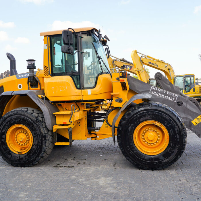 2012 VOLVO L90G Wheel Loader - Equipment